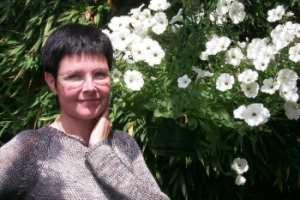 Christine Comyn Artist Biography and Art Gallery Collection – Art Deals